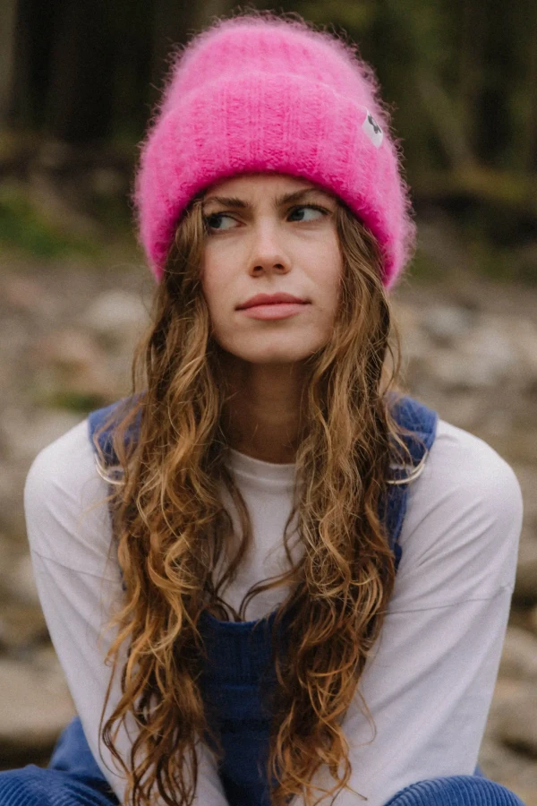 Czapka MOHER FLUFFY - Electric Pink / JUNGMOB - Dobre Liski